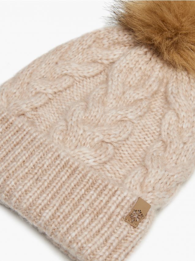 Modne czapki damskie | Kup online w Cropp!