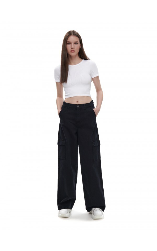 Czarne spodnie cargo - CROPP - 5771S-99X