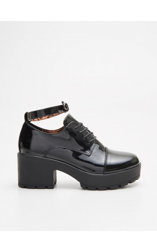 Chunky sole derby shoes with ankle strap, CROPP, WE891-99X