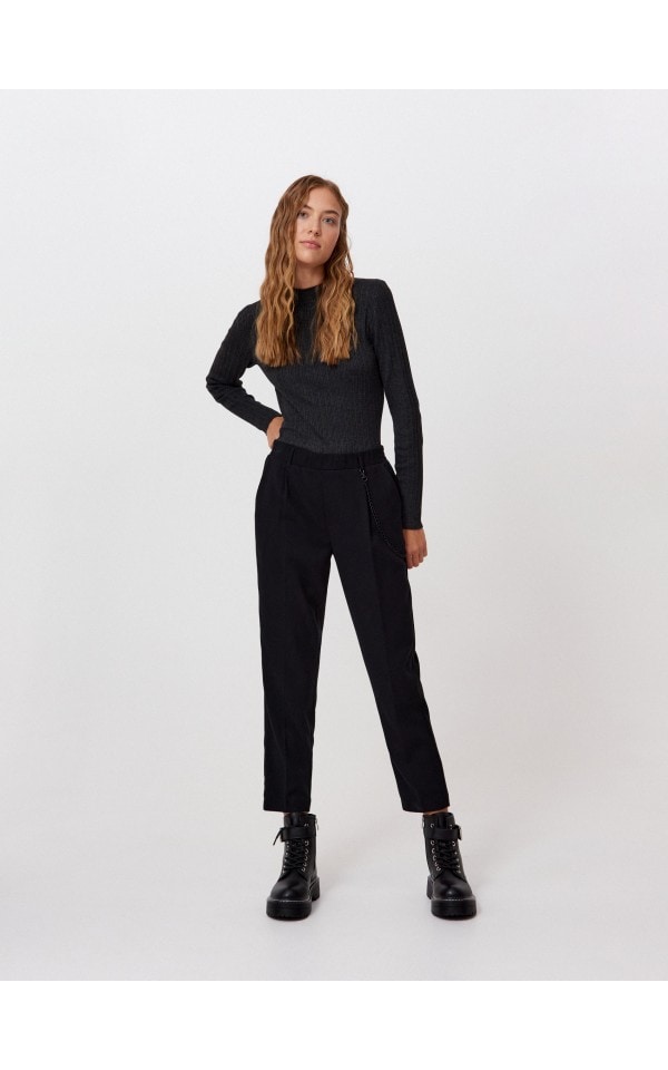 Nadrág lánccal Szín fekete - CROPP - ZW171-99X